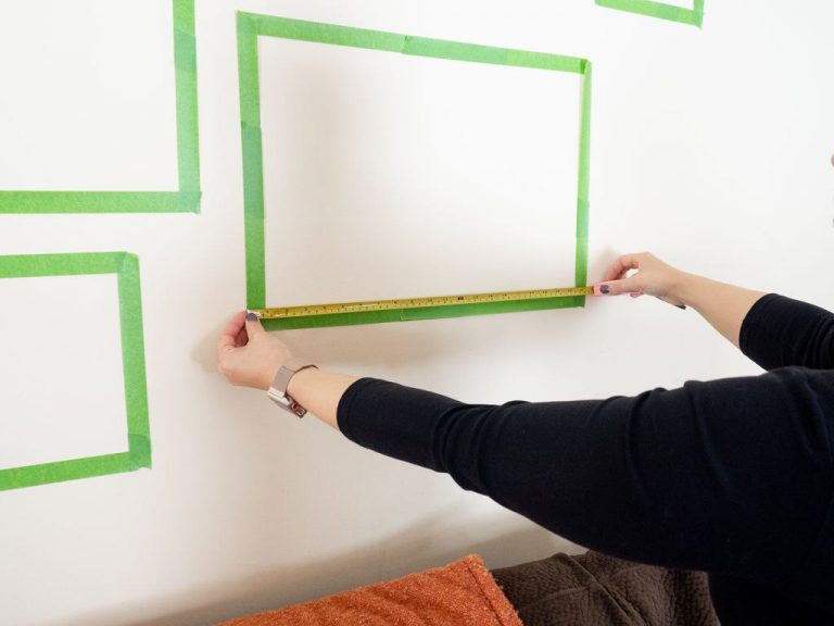 How To Create A Beautiful Wall Collage Of Picture Frames