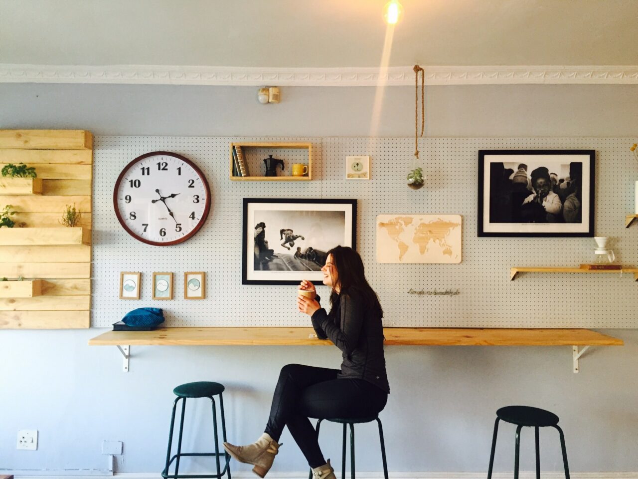 Coffee Bar Decor Ideas To Warm Your Heart: Java Anyone?