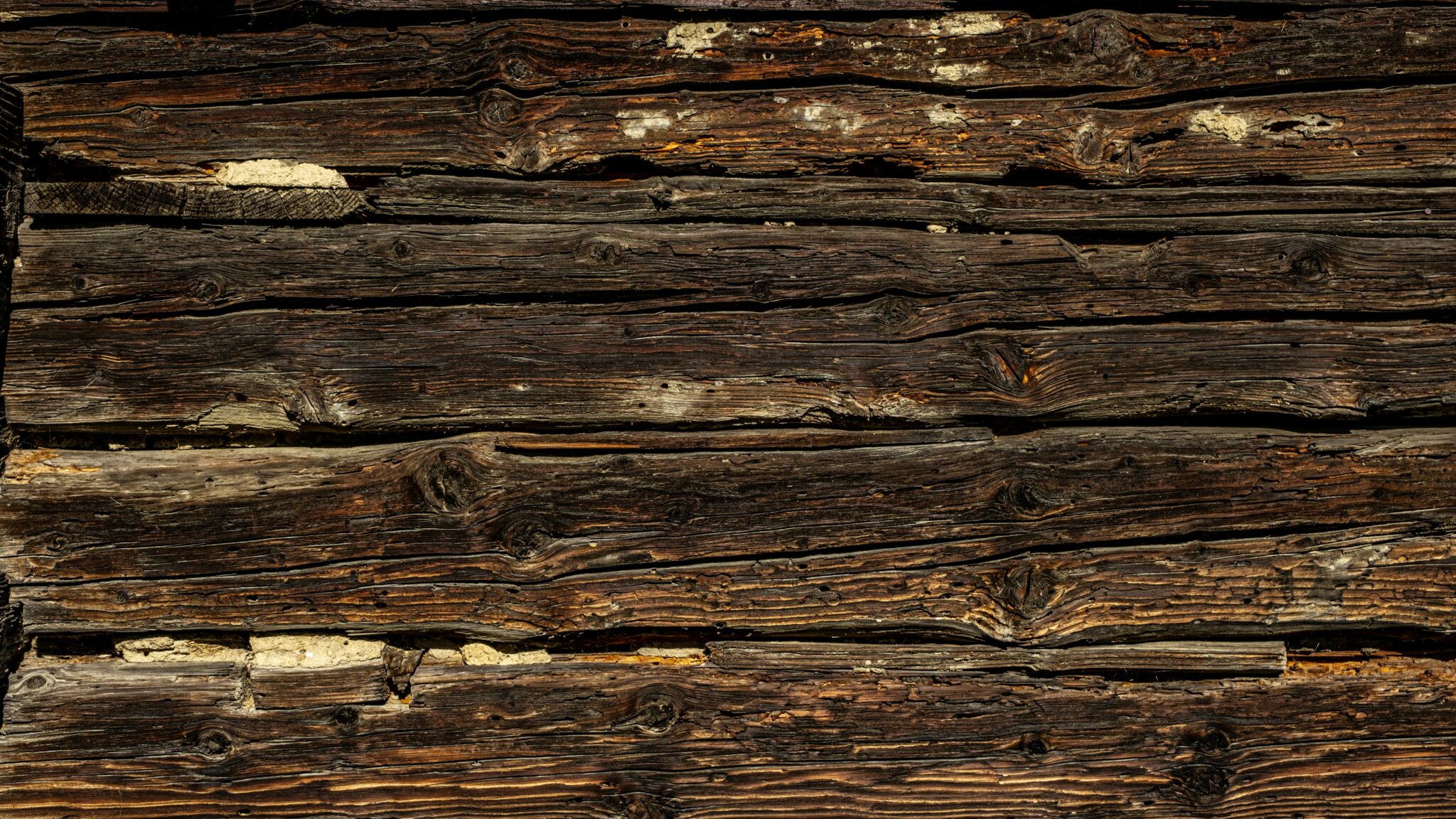 The Complete DIY Wall Repair Guide For Homeowners