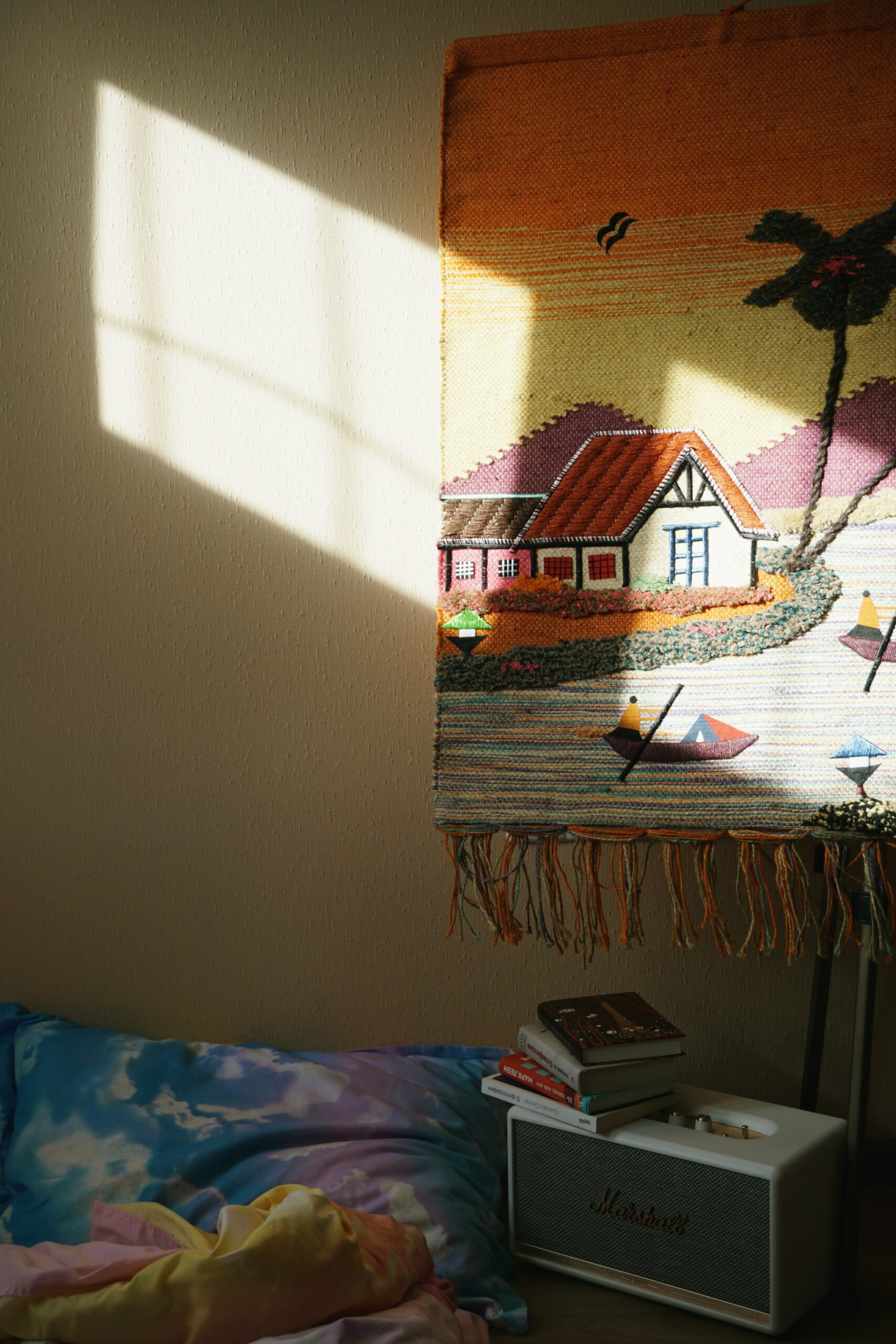 Damage Free Hanging: The Ultimate Renter Decor Guide! - Frame It Easy